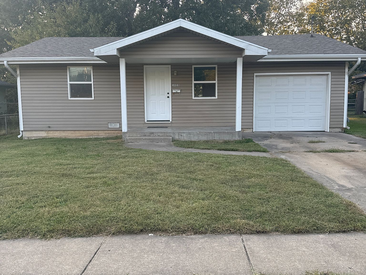 1033 N West Ave, Springfield, MO 65802 | Zillow