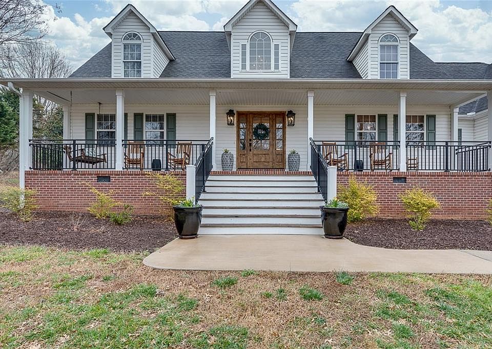 208 Wren Crossing Ln, Easley, SC 29642 | Zillow