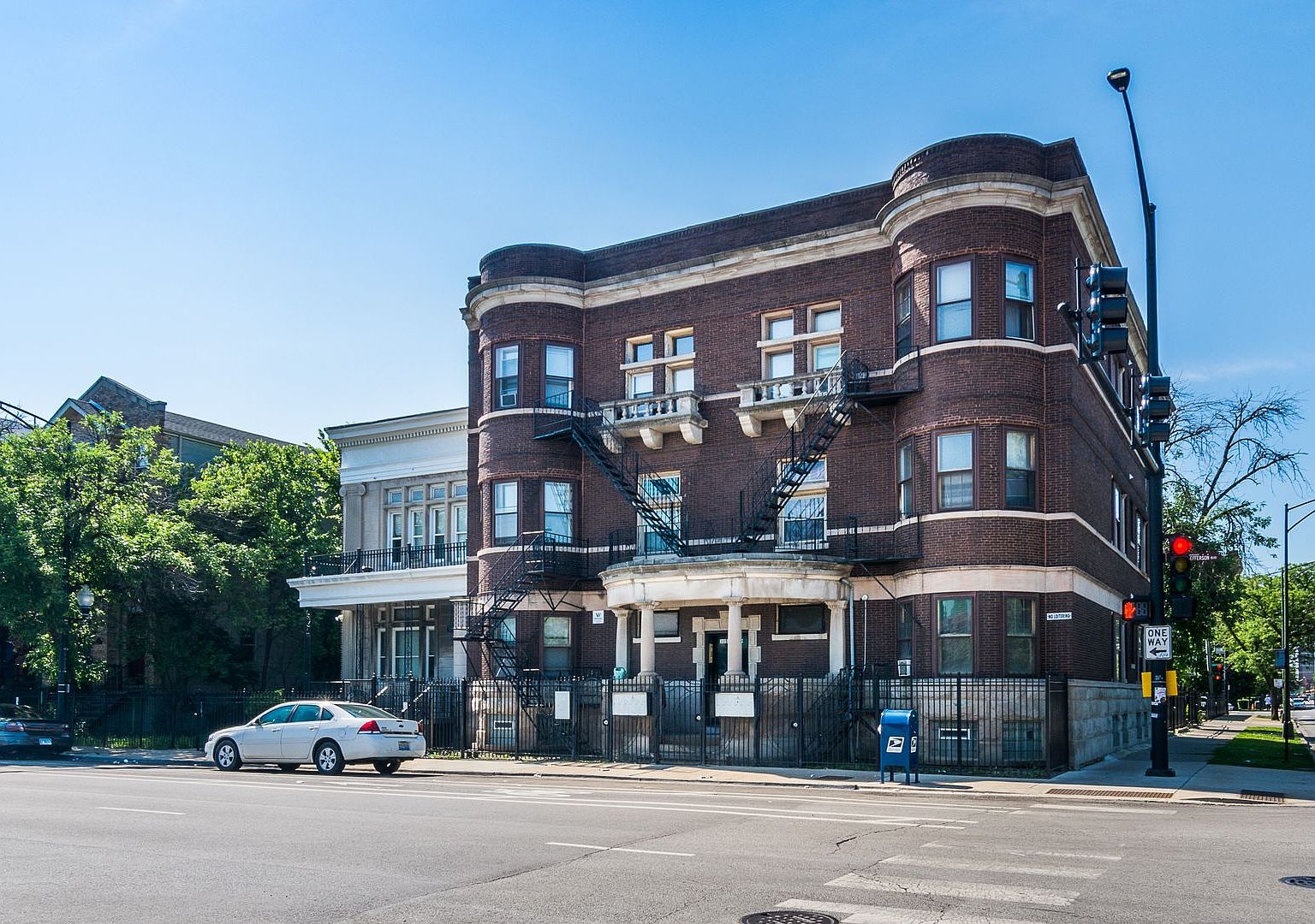 3357 W Warren Blvd, Chicago, IL 60624 | Zillow