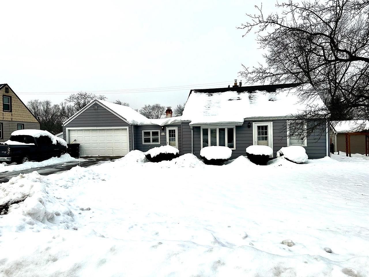 W271N2563 Pear Tree LANE, Pewaukee, WI 53072 | Zillow