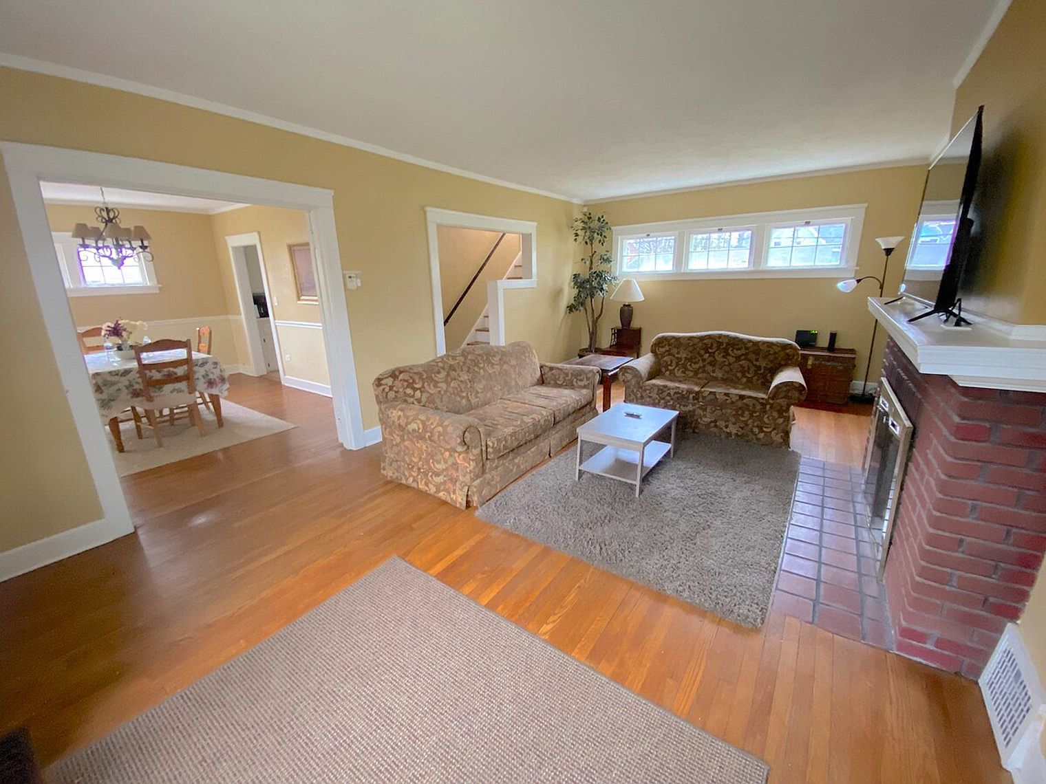 1611 Maple Rd #Id1057692p, Cleveland, OH 44121 | Zillow