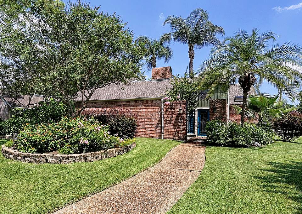 12102 Sugar Springs Dr, Houston, TX 77077 | Zillow