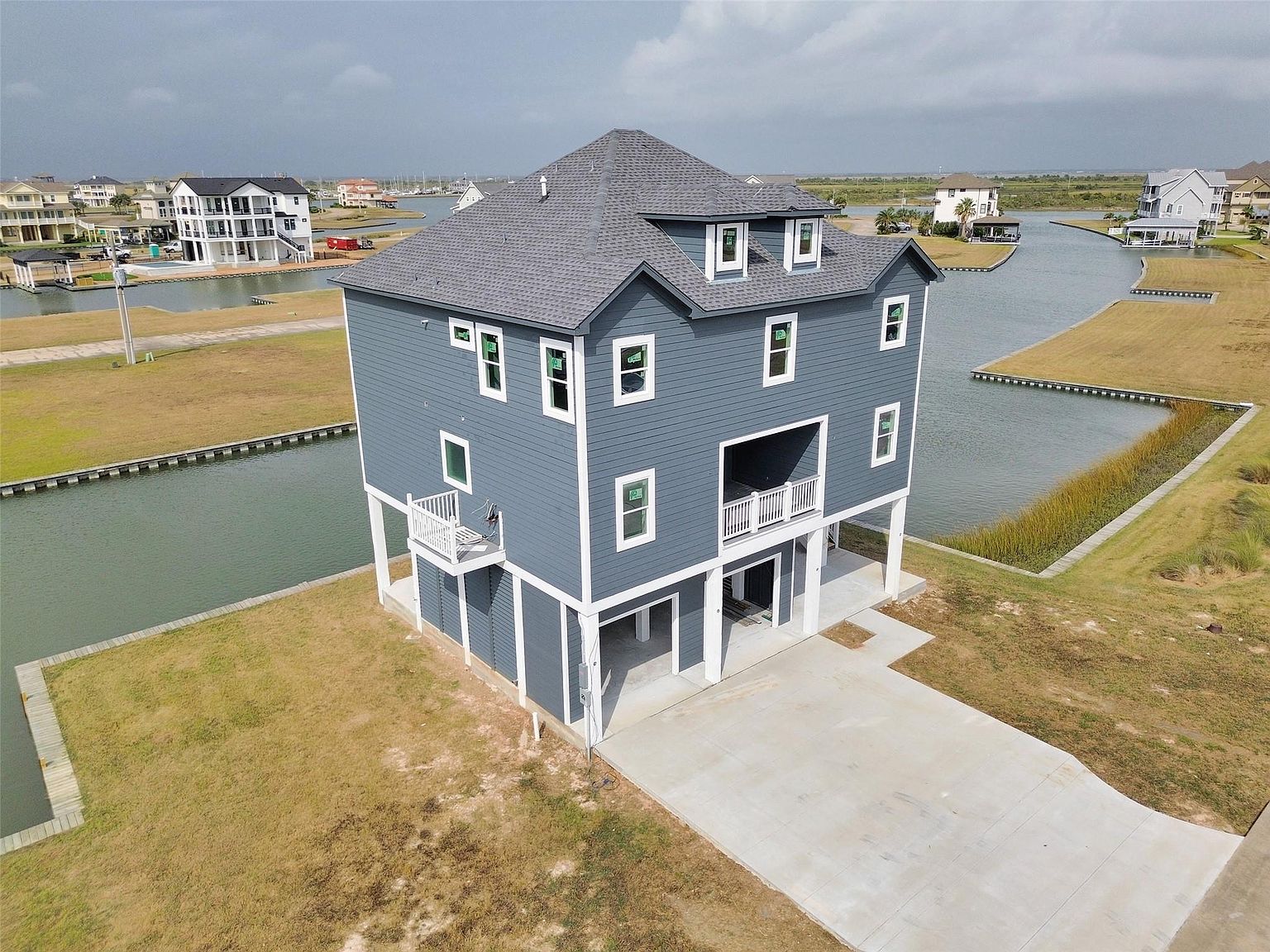 4 Saddlebunch, Hitchcock, TX 77563 | MLS #90840850 | Zillow