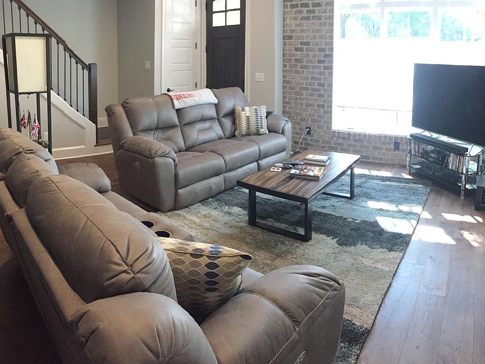 450 SW Broad St, Southern Pines, NC 28387 | Zillow