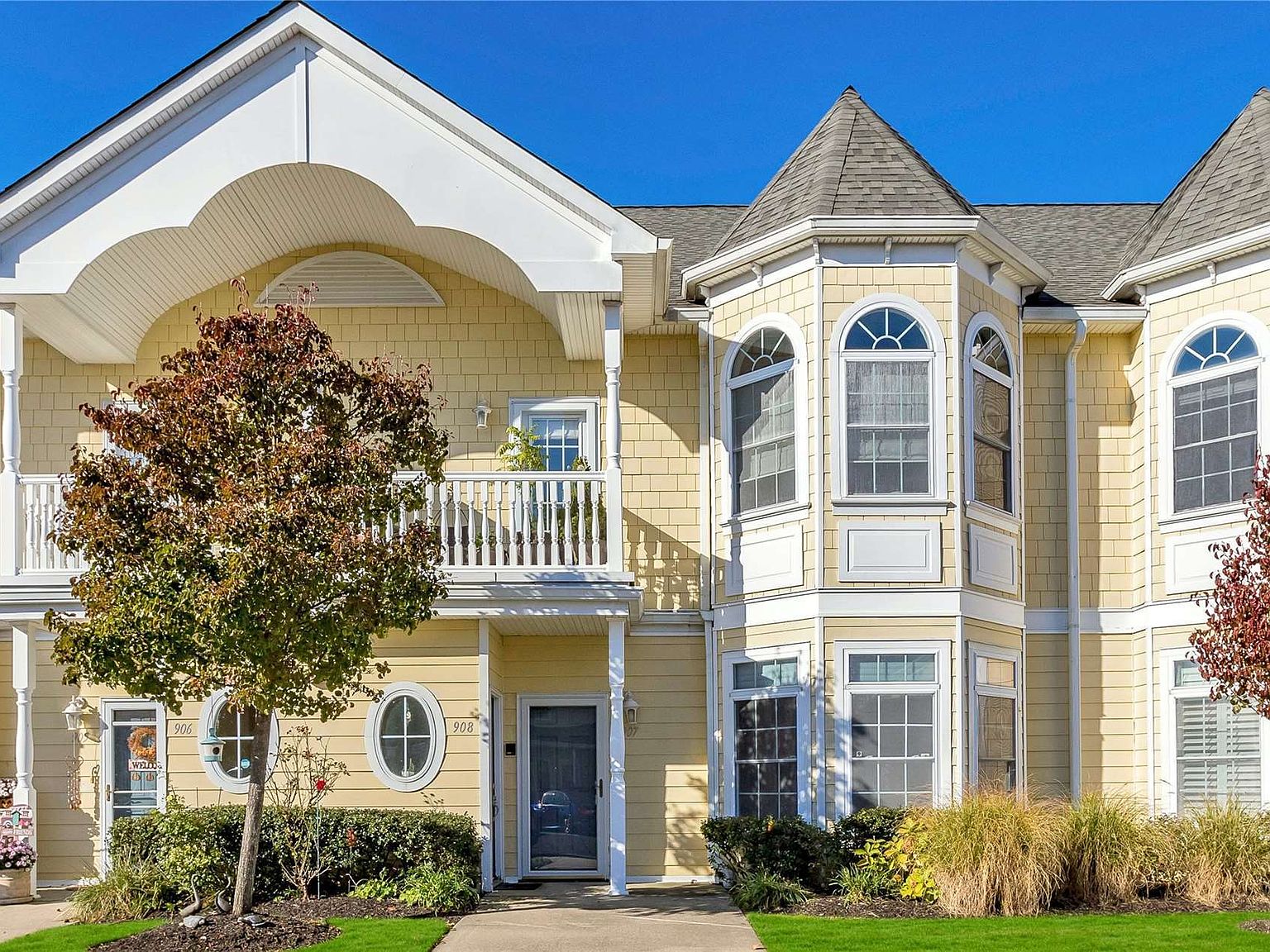 907 Emily Dr #907, Patchogue, NY 11772 | Zillow