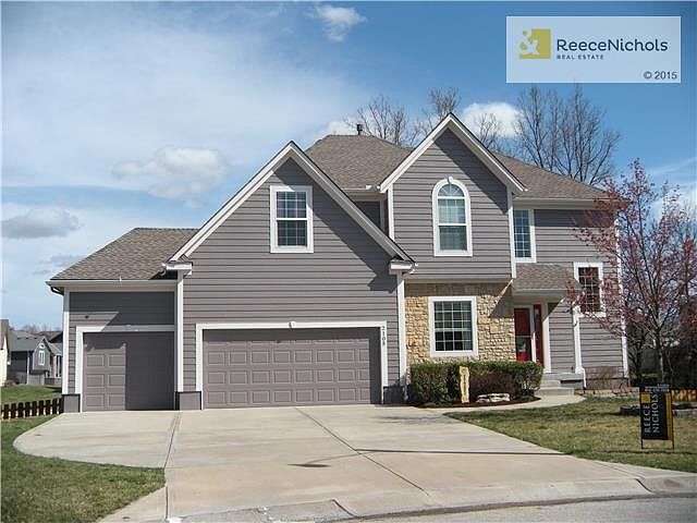 2105 SW Roberts Ct, Lees Summit, MO 64082 | Zillow