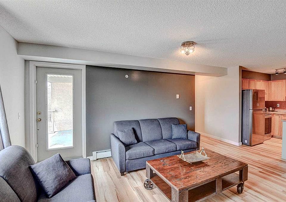1000 SW Citadel Meadow Point NW Calgary AB | Zillow