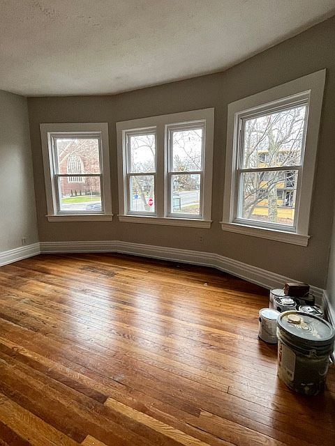 1385 Lake Ave #8, Rochester, NY 14613 | Zillow