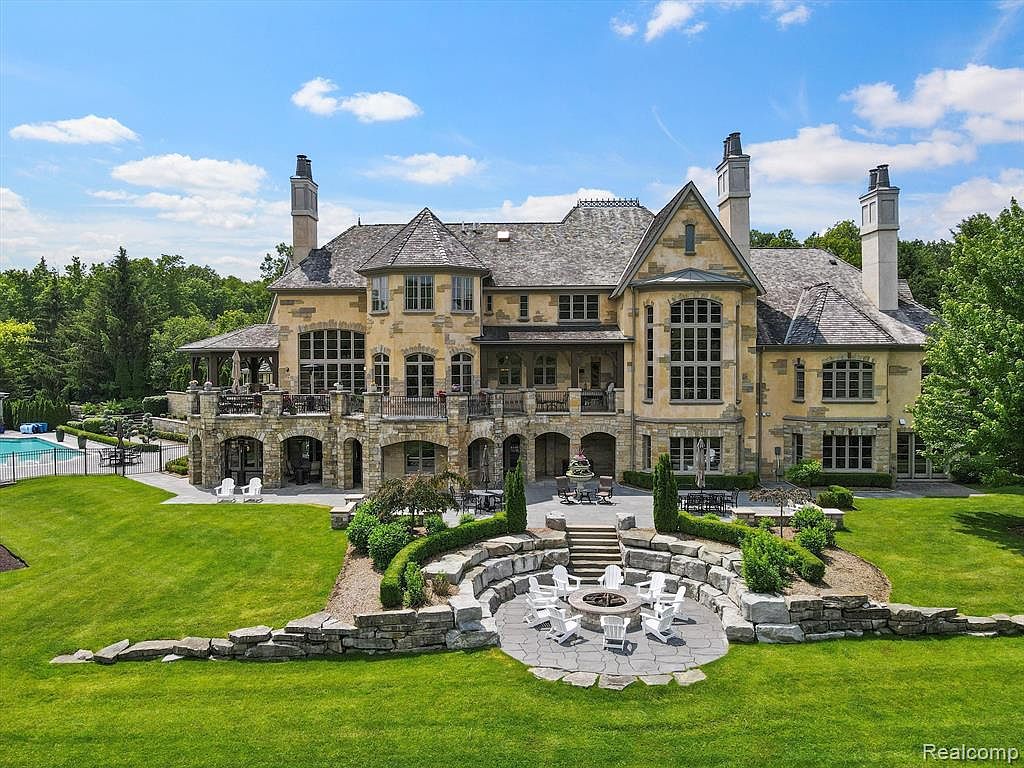 5537 Orchard Ridge Dr, Rochester, MI 48306 | MLS #20240000646 | Zillow