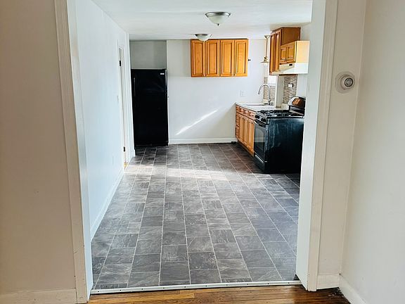 175 Water St #1R, Warren, RI 02885 | Zillow