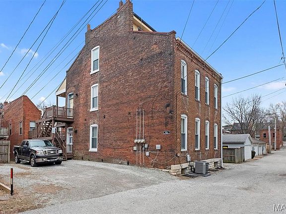 2211 Menard St, Saint Louis, MO 63104 | Zillow