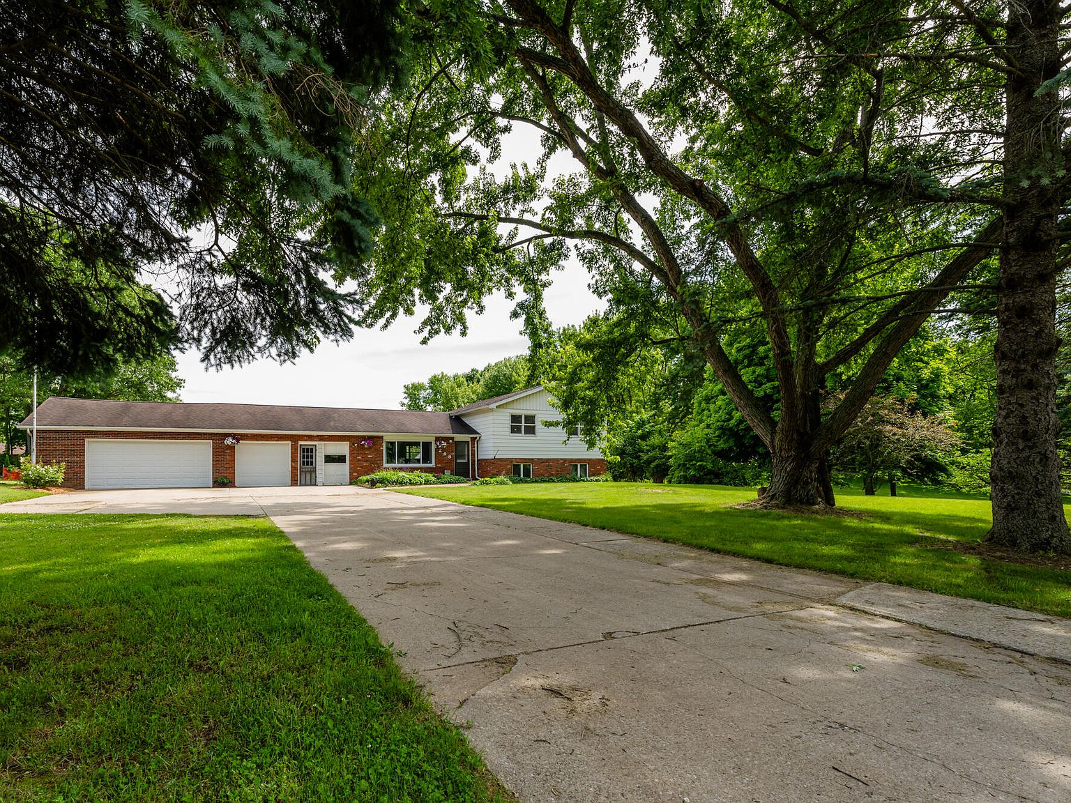 248 Spring Rd, Baroda, MI 49101 | Zillow