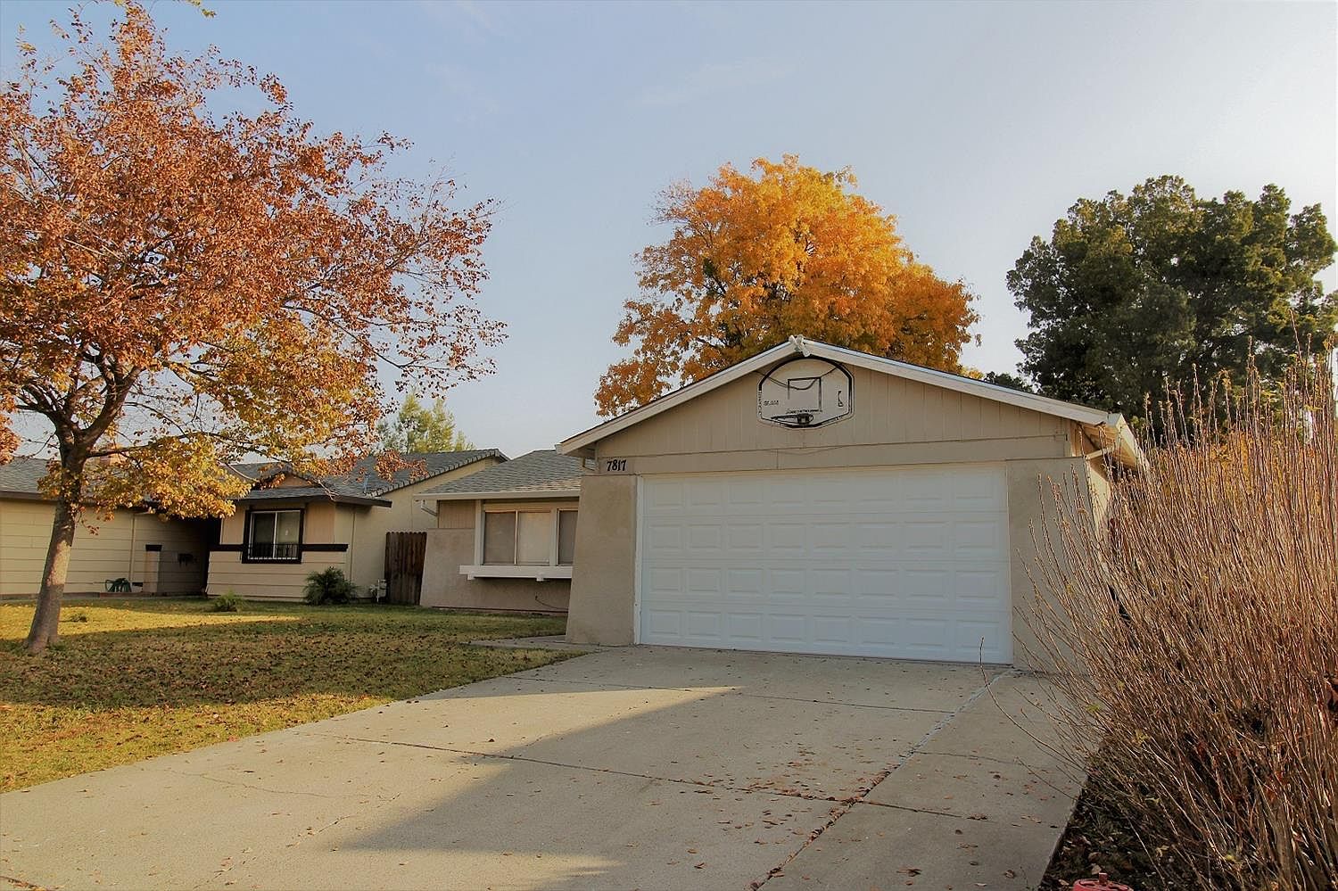 7817 Charmette Way, Sacramento, CA 95823 | Zillow