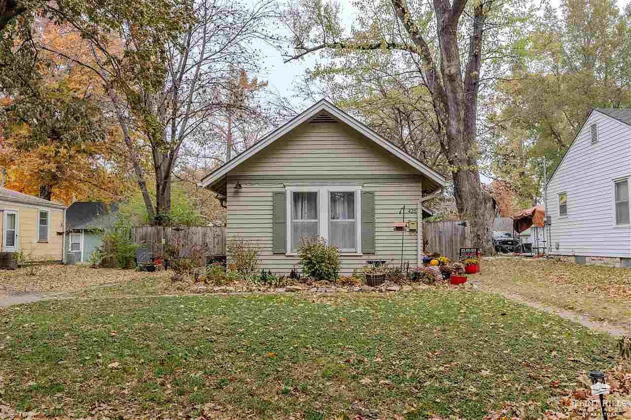 426 Kearney St, Manhattan, KS 66502 | MLS #20232841 | Zillow