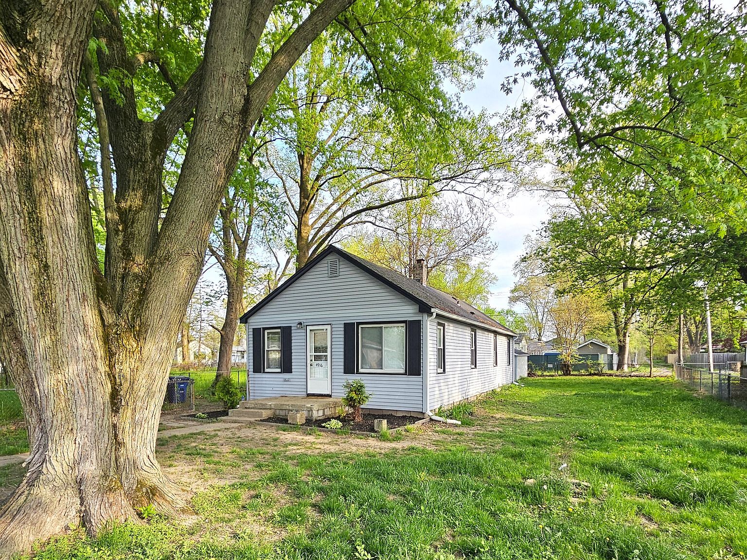 4916 E 25th Ave, Lake Station, IN 46405 | Zillow
