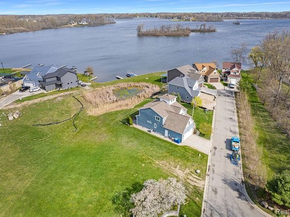 Lake Ponemah - Fenton MI Real Estate - 14 Homes For Sale | Zillow
