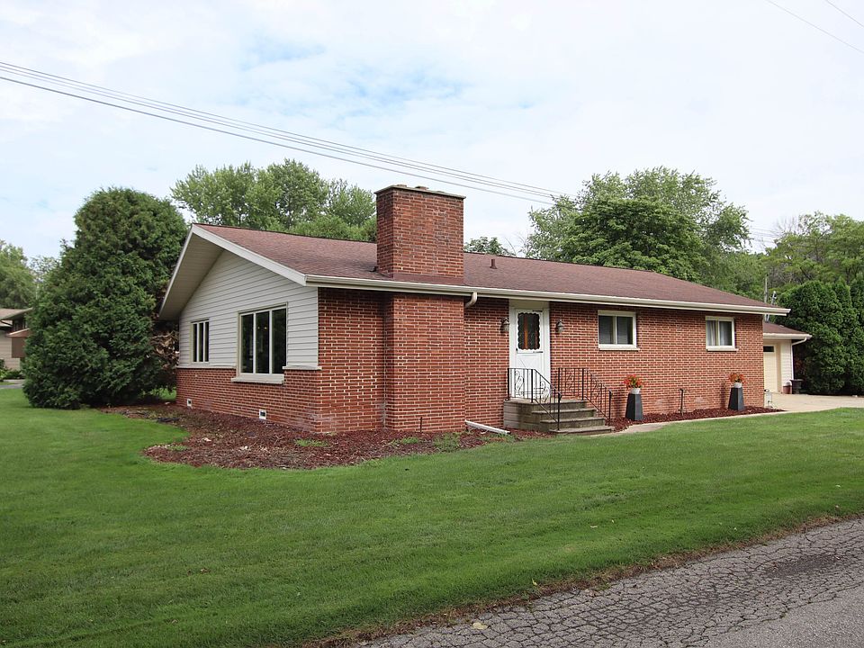 N7217 Winnebago Dr, Fond Du Lac, WI 54935 | Zillow