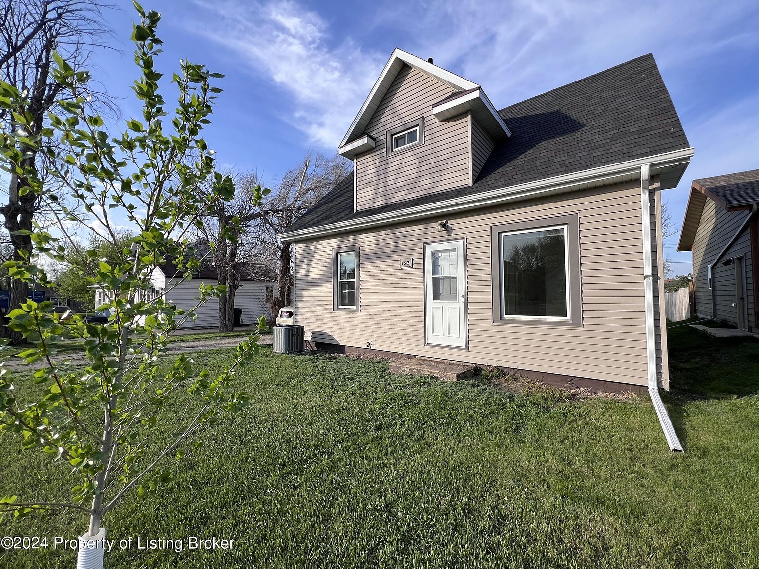 152 2nd Ave NW, Killdeer, ND 58640 | MLS #24-388 | Zillow