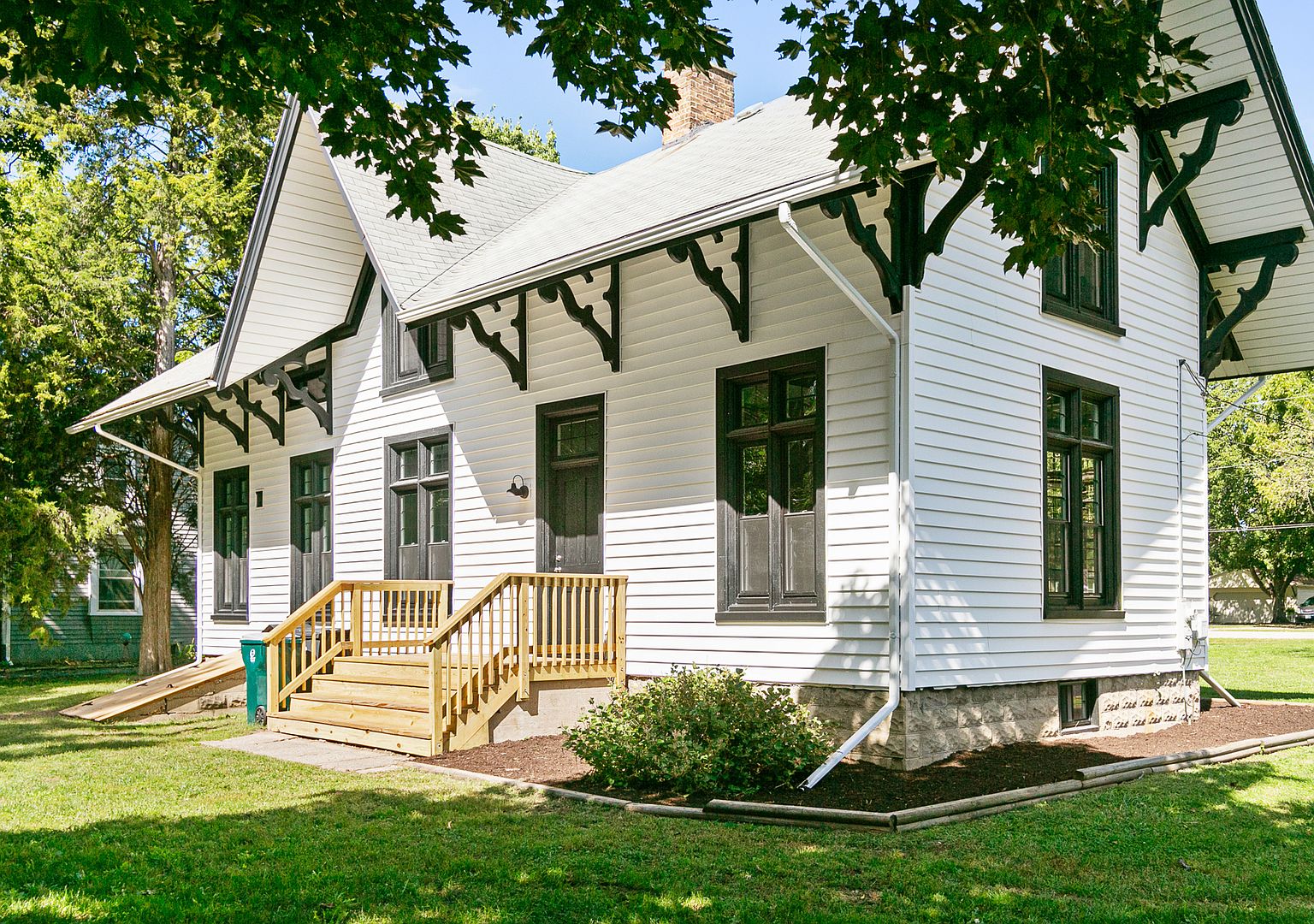 21 North St, Bristol, IL 60512 | Zillow