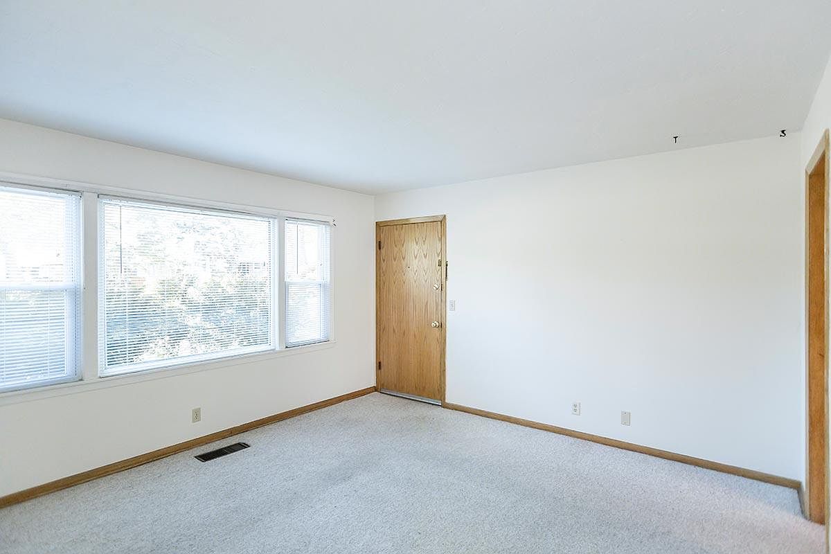 4421 Calvert St #2X1, Lincoln, NE 68506 | Zillow