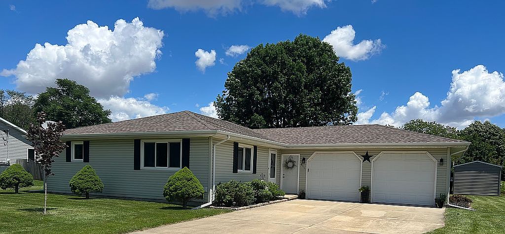 811 Kickapoo Rd, Heyworth, IL 61745 | Zillow