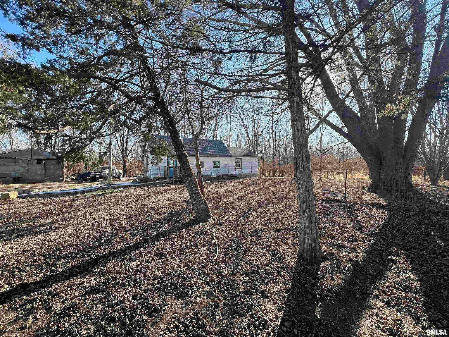 10285 River Camp Rd, Donahue, IA 52746 | Zillow