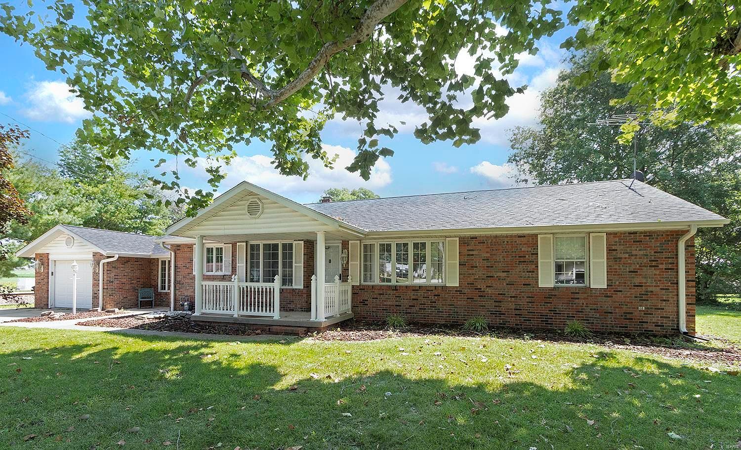 102 S Beckemeyer Rd, Bartelso, IL 62218 | Zillow