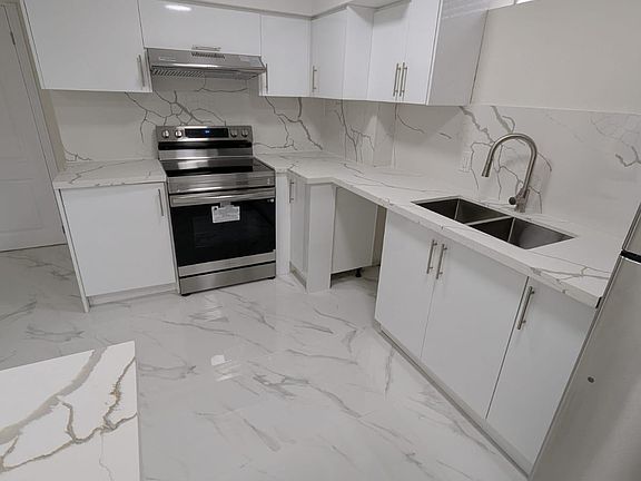 9 Cranley Rd #BASEMENT, East Gwillimbury, ON L9N 0T7 | Zillow