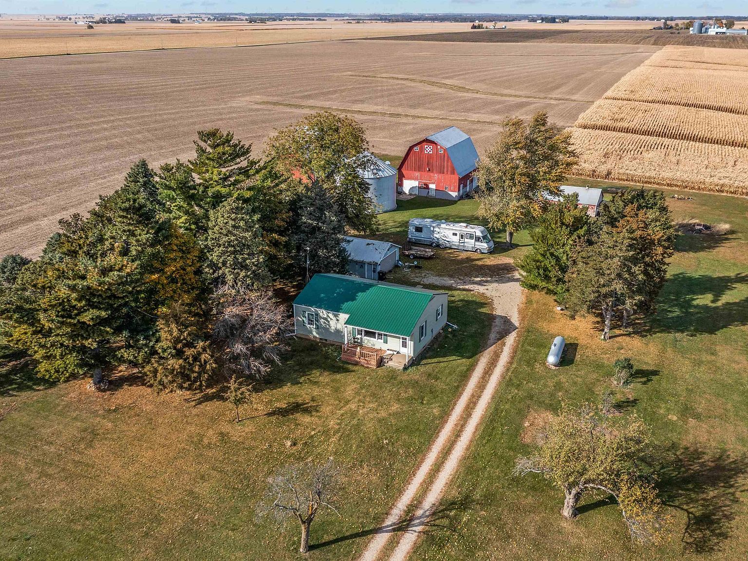 724 Western Rd, Henry, IL 61537 | Zillow