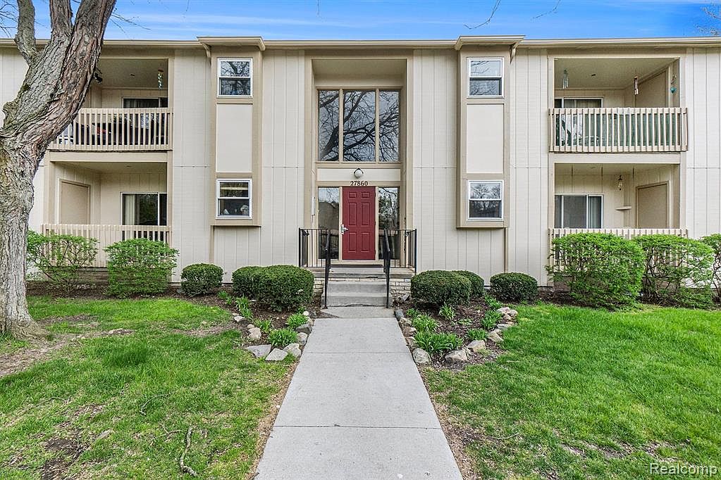 27860 Berrywood Ln UNIT 18, Farmington, MI 48334 | Zillow