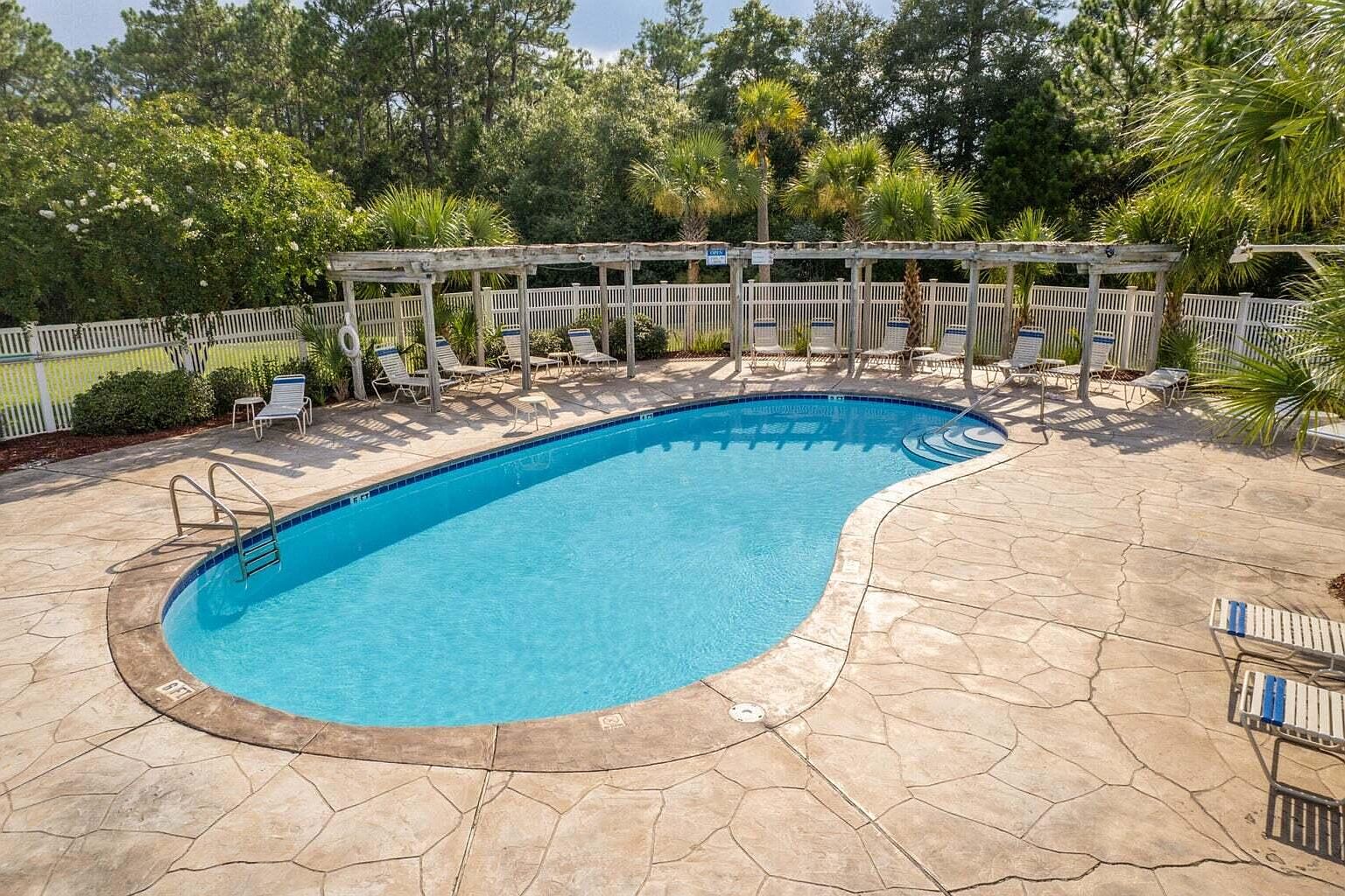 2640 Paddock Cir, Crestview, FL 32536 | Zillow