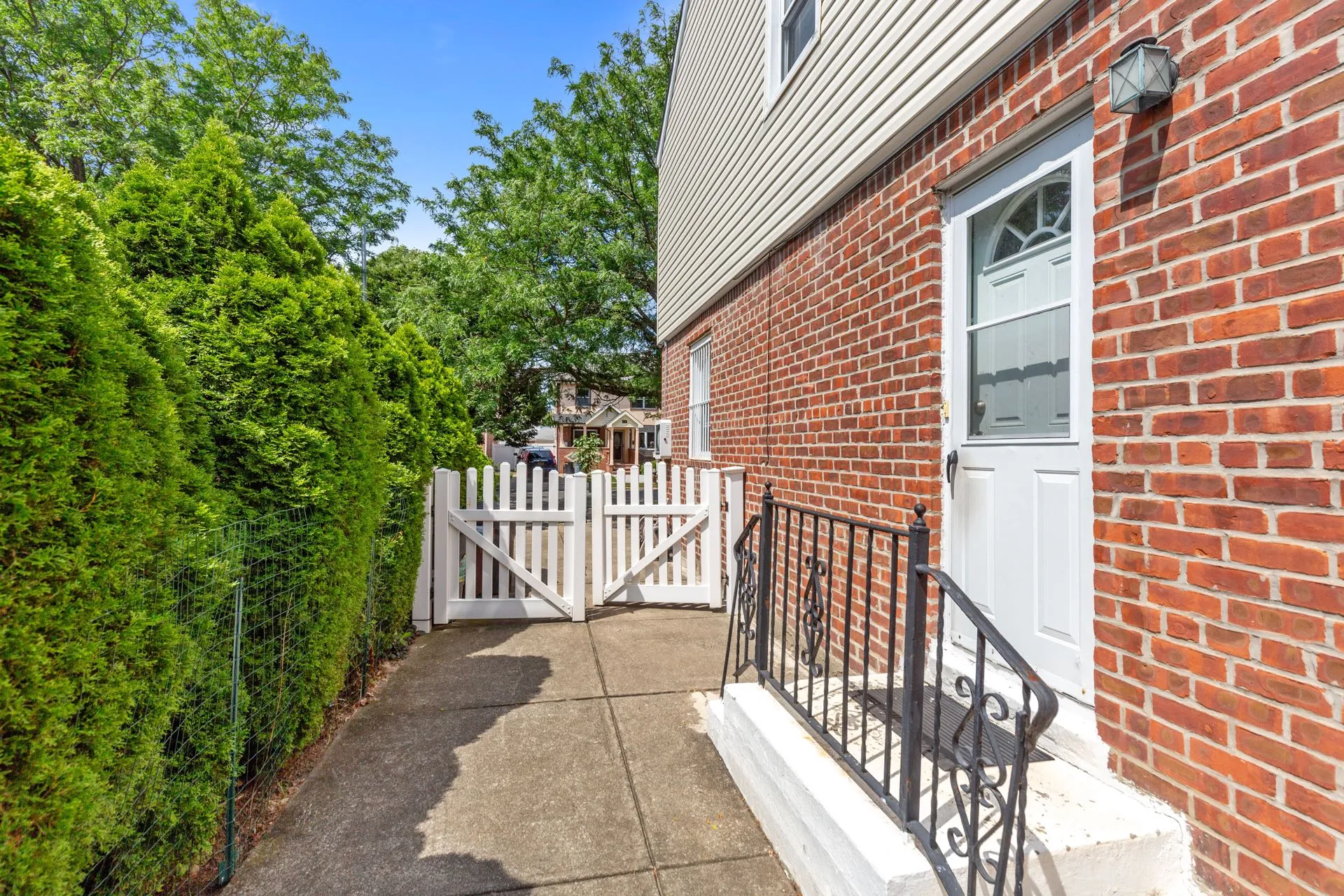 77-39 252nd Street #1 in Glen Oaks, Queens | StreetEasy