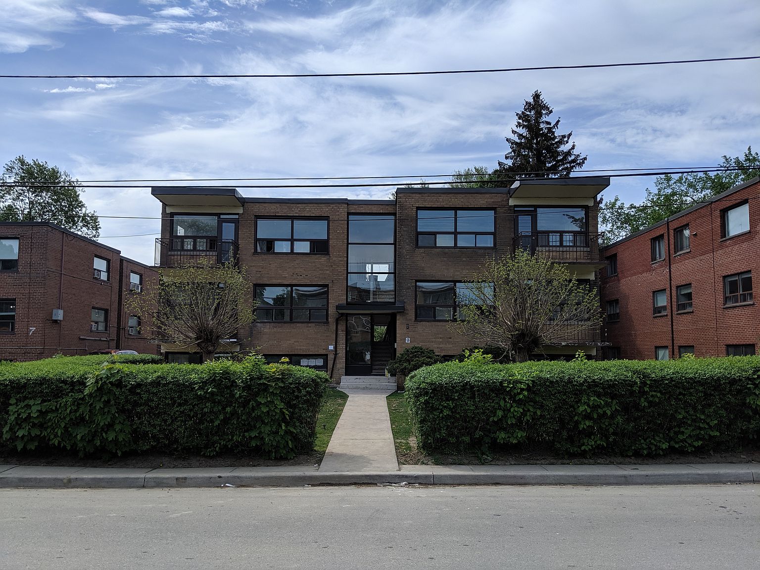 9 Fraserwood Ave #1B, Toronto, ON M6B 2N3 | Zillow