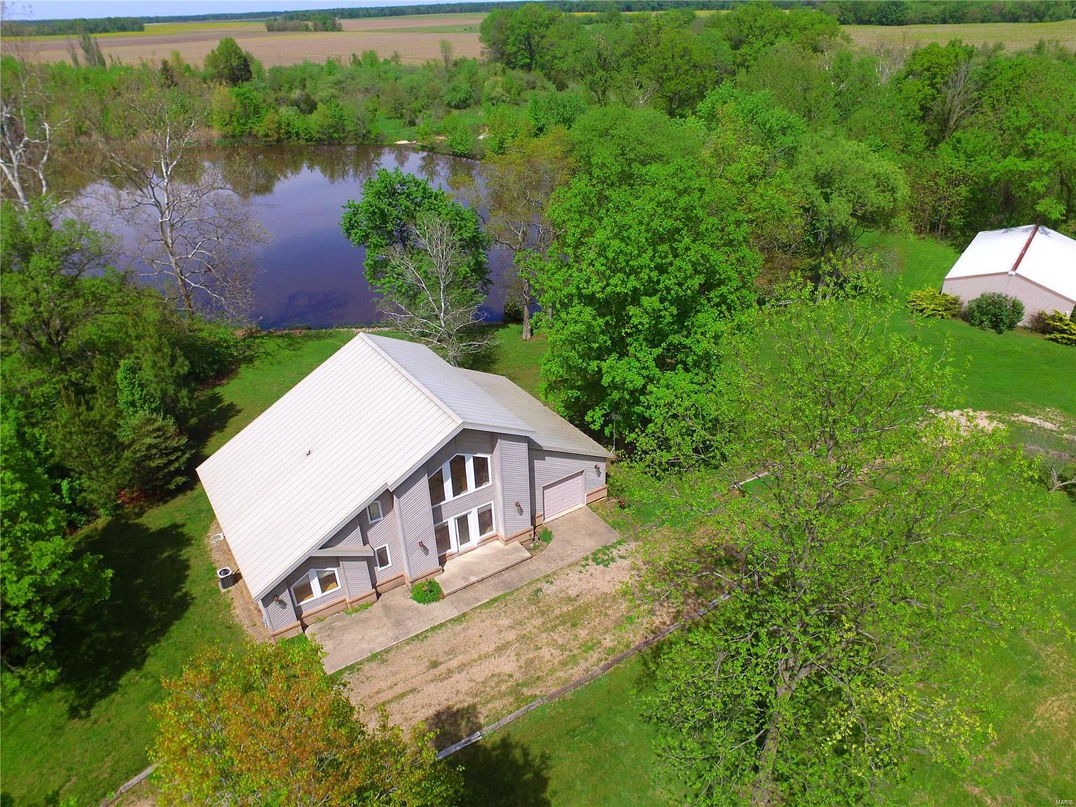 2953 E 700th Ave N, Farina, IL 62838 | Zillow