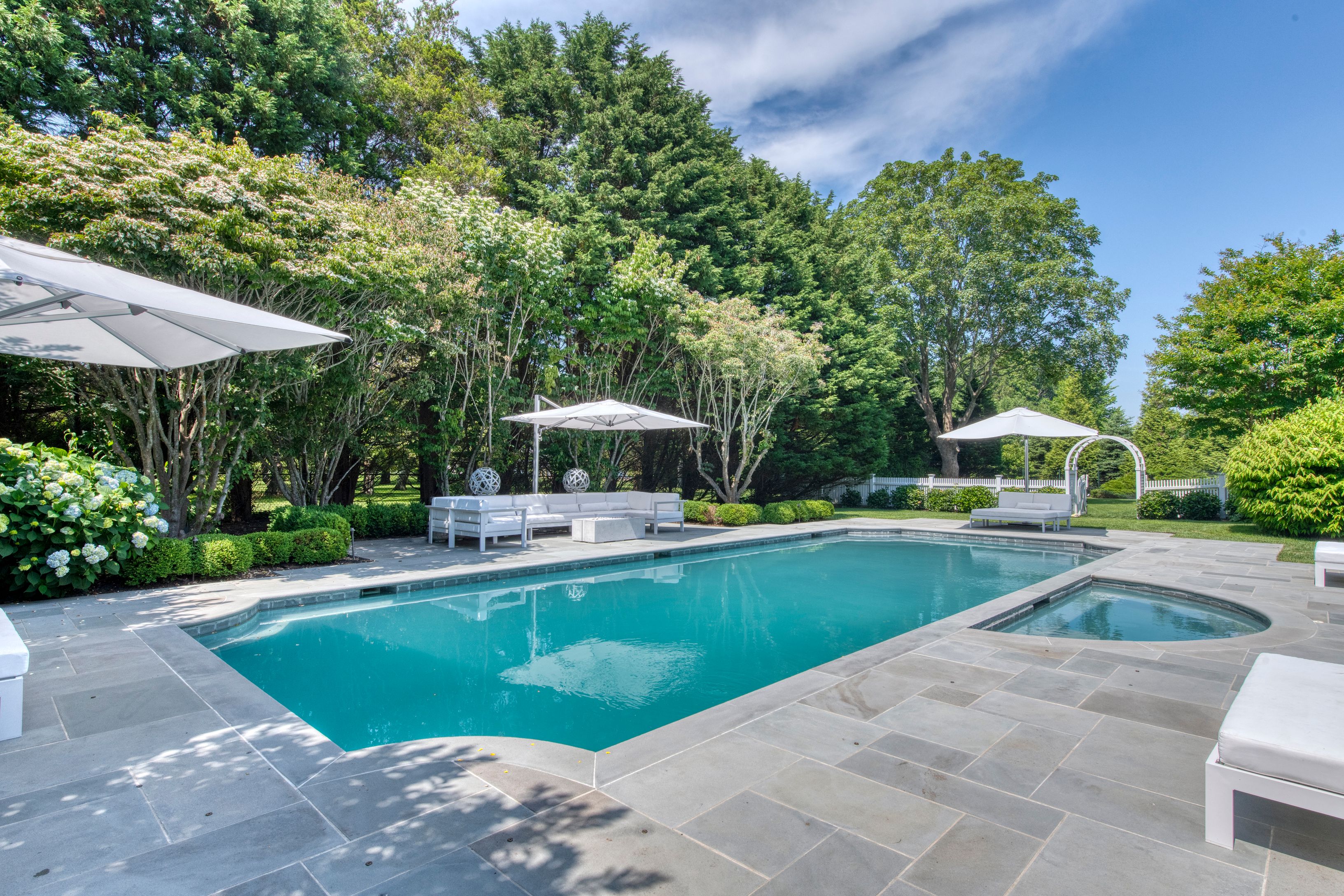 89 Middle Ln, East Hampton, NY 11937 | Out East