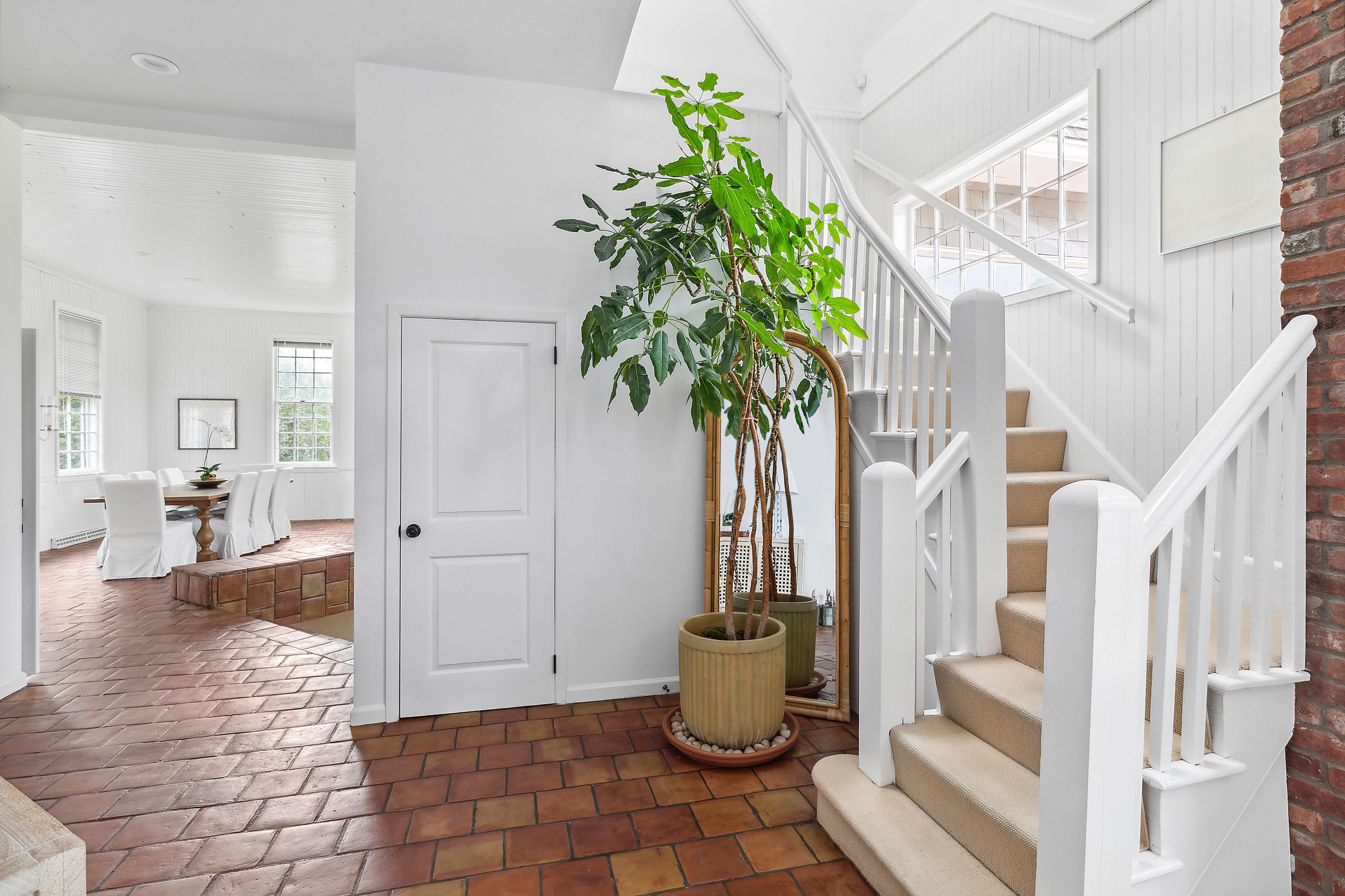289 South Main St, Southampton, NY 11968 | Out East
