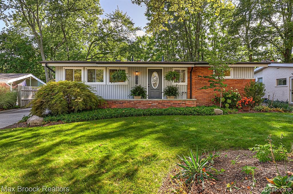 1725 Midvale Rd, Birmingham, MI 48009 | MLS #20230089854 | Zillow