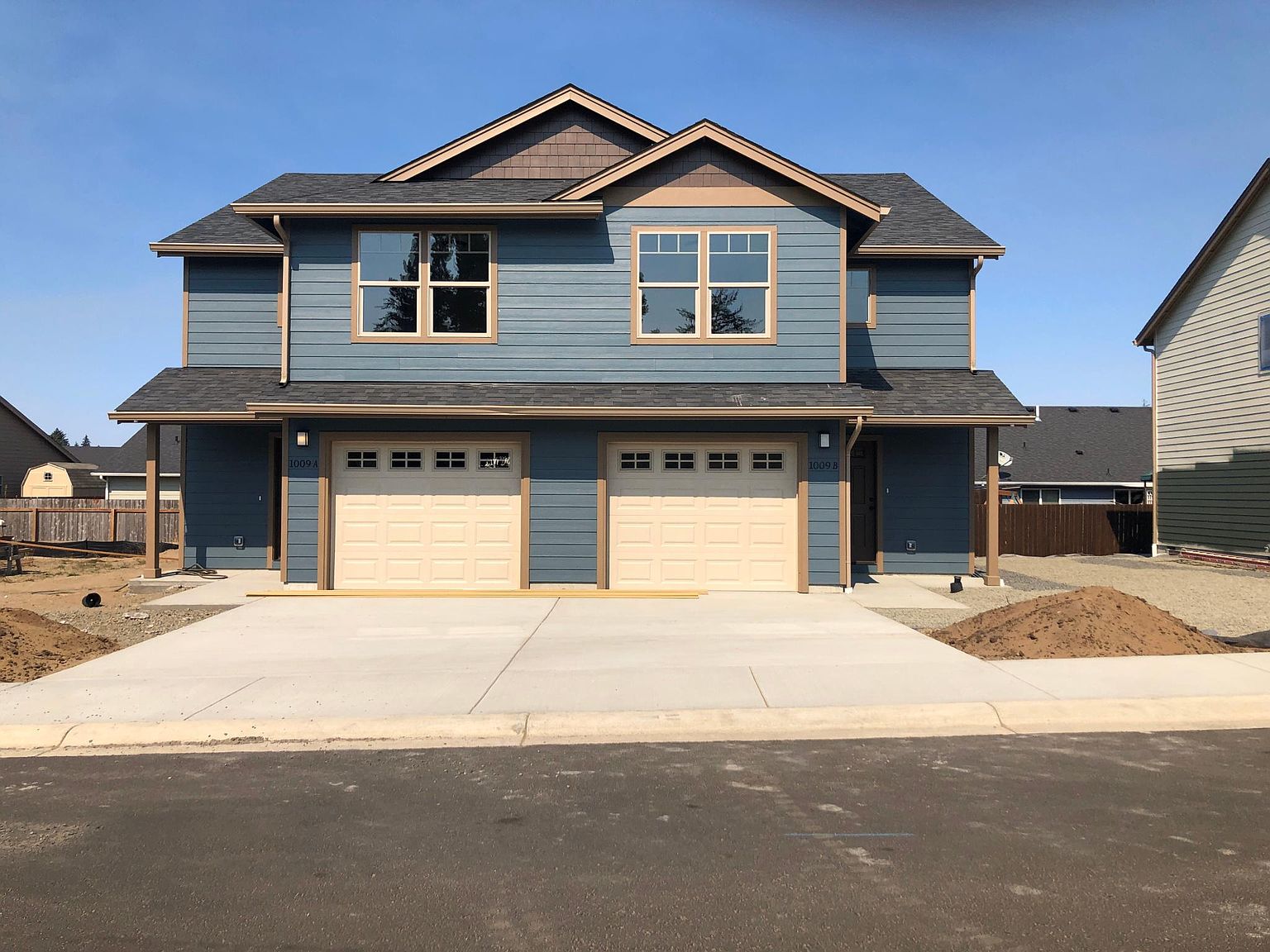 1009 SW Juniper Gardens Ln #A, Warrenton, OR 97146 | Zillow