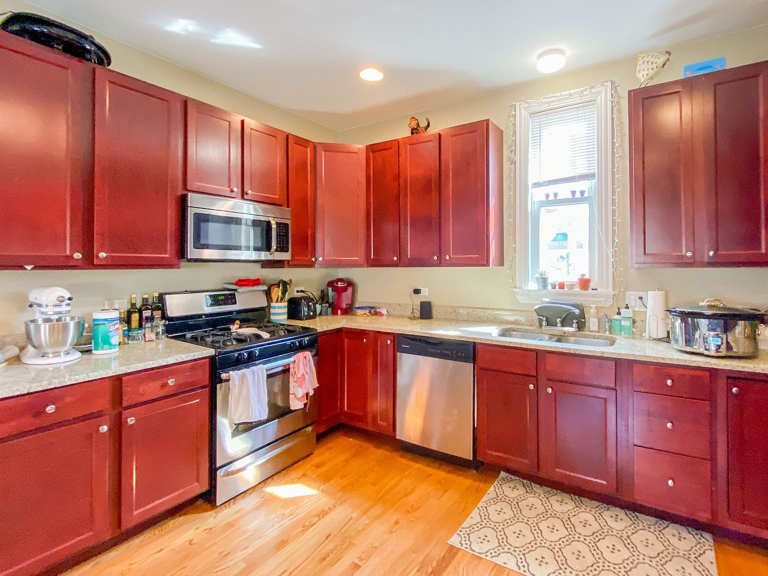 1357 W Barry Ave #CH2, Chicago, IL 60657 | Zillow