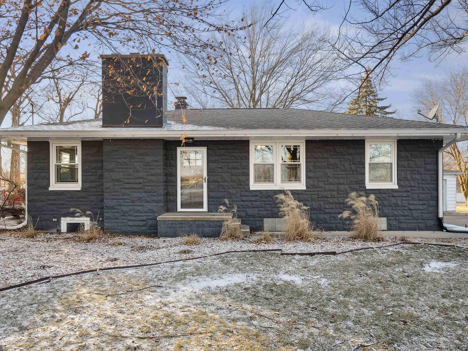 514 S Hackett Rd, Waterloo, IA 50701 | Zillow