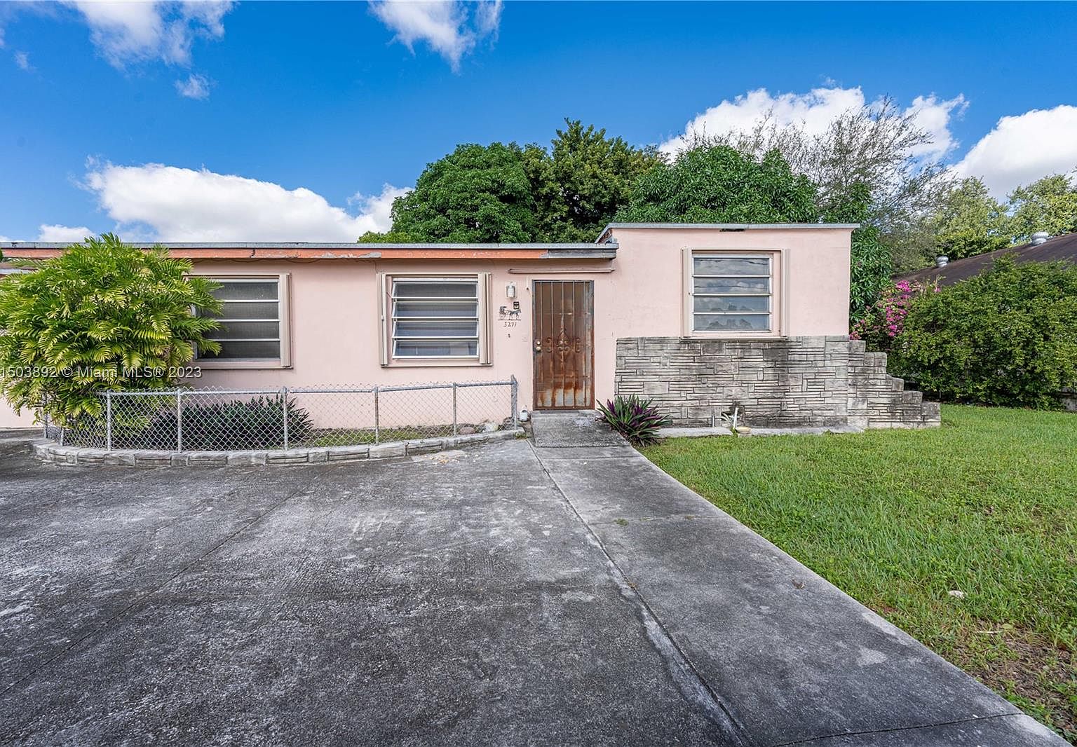 3271 NW 34th St, Miami, FL 33142 | Zillow