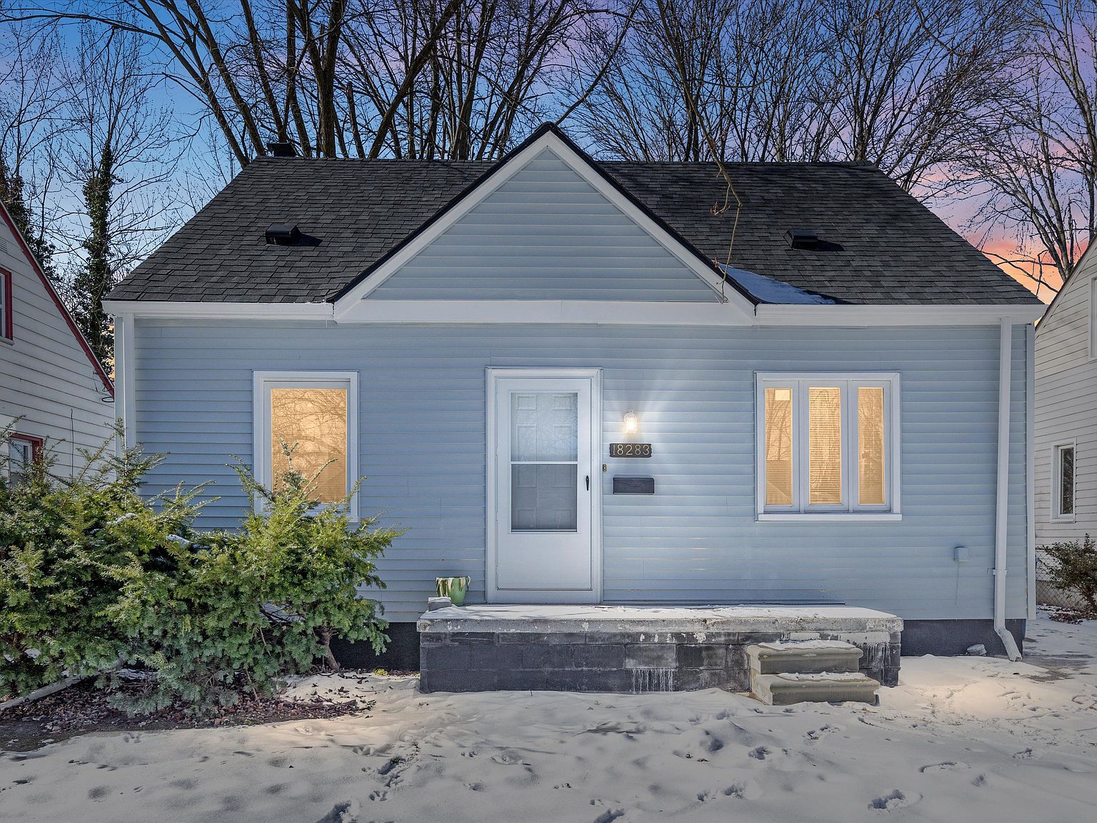 18283 Garfield, Redford, MI 48240 | Zillow