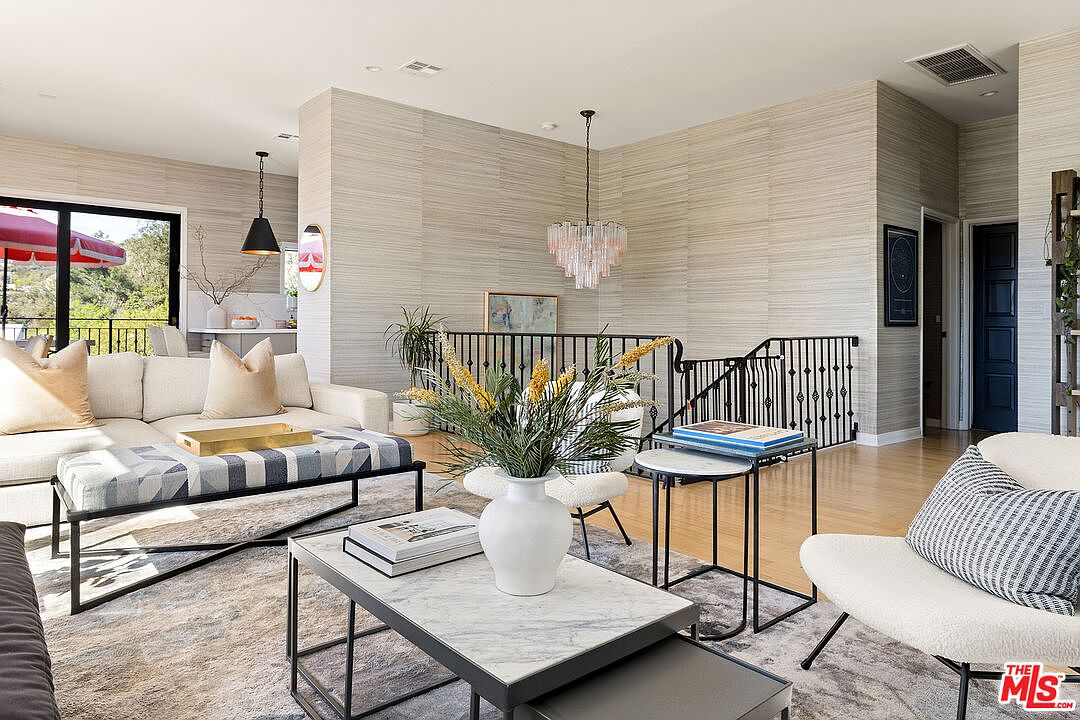 2591 Leicester Dr, Los Angeles, CA 90046 | MLS #25513585 | Zillow