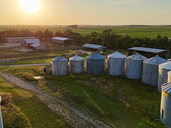 2900 Avenue, Abilene, KS 67410 | MLS #11510831 | Zillow