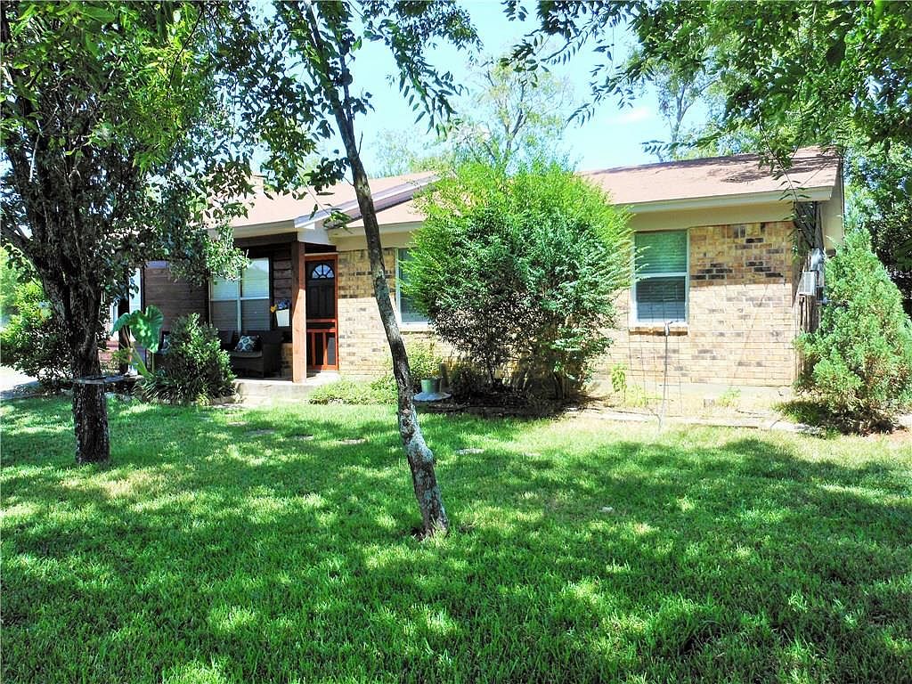 105 Smackover, Kemp, TX 75143 | Zillow