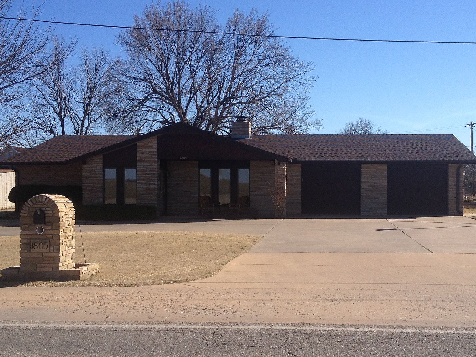 1805 E North Ave, Tonkawa, OK 74653 | Zillow