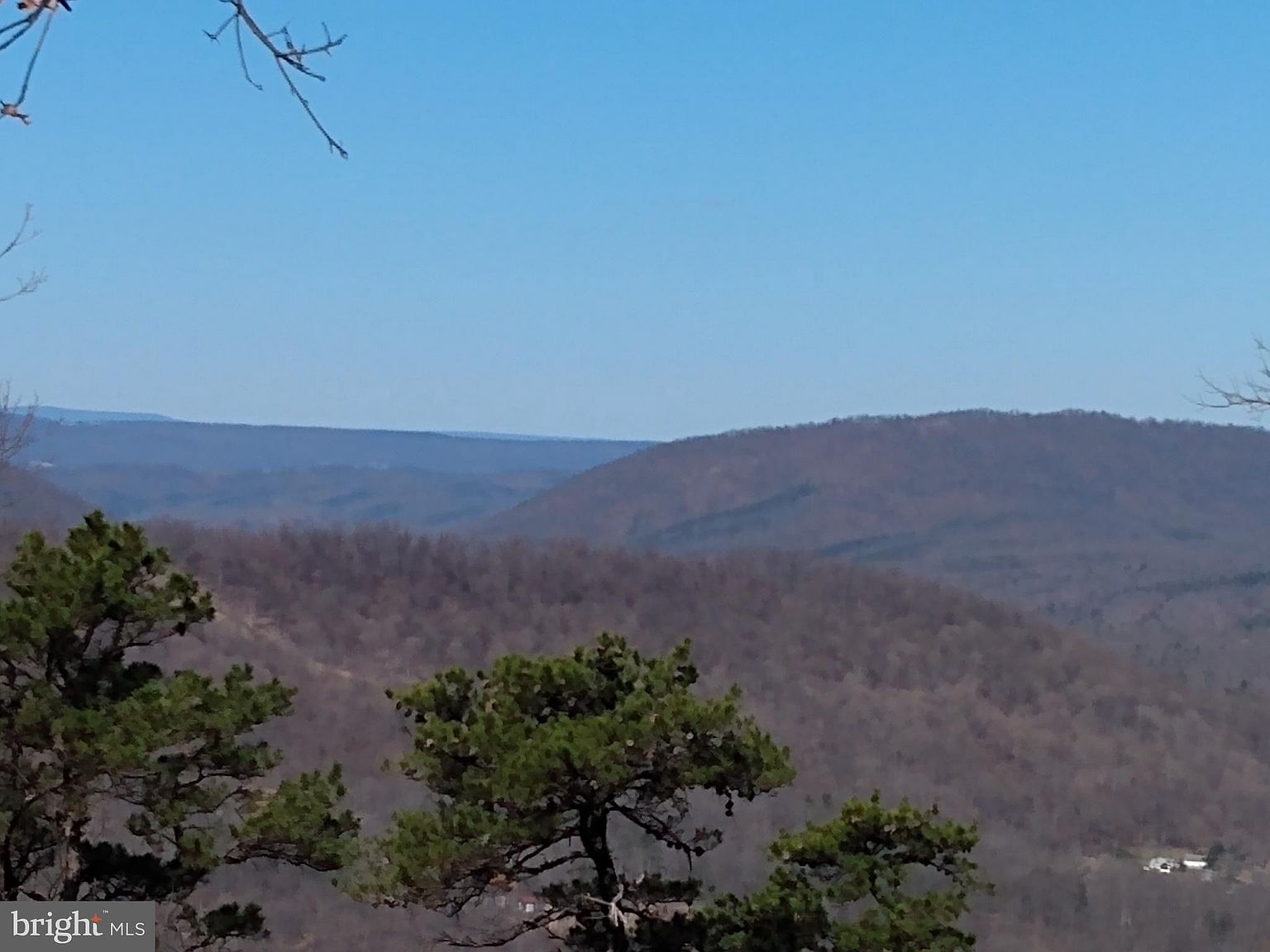 5 Kessel Rd, Great Cacapon, WV 25422 | MLS #WVMO2005802 | Zillow