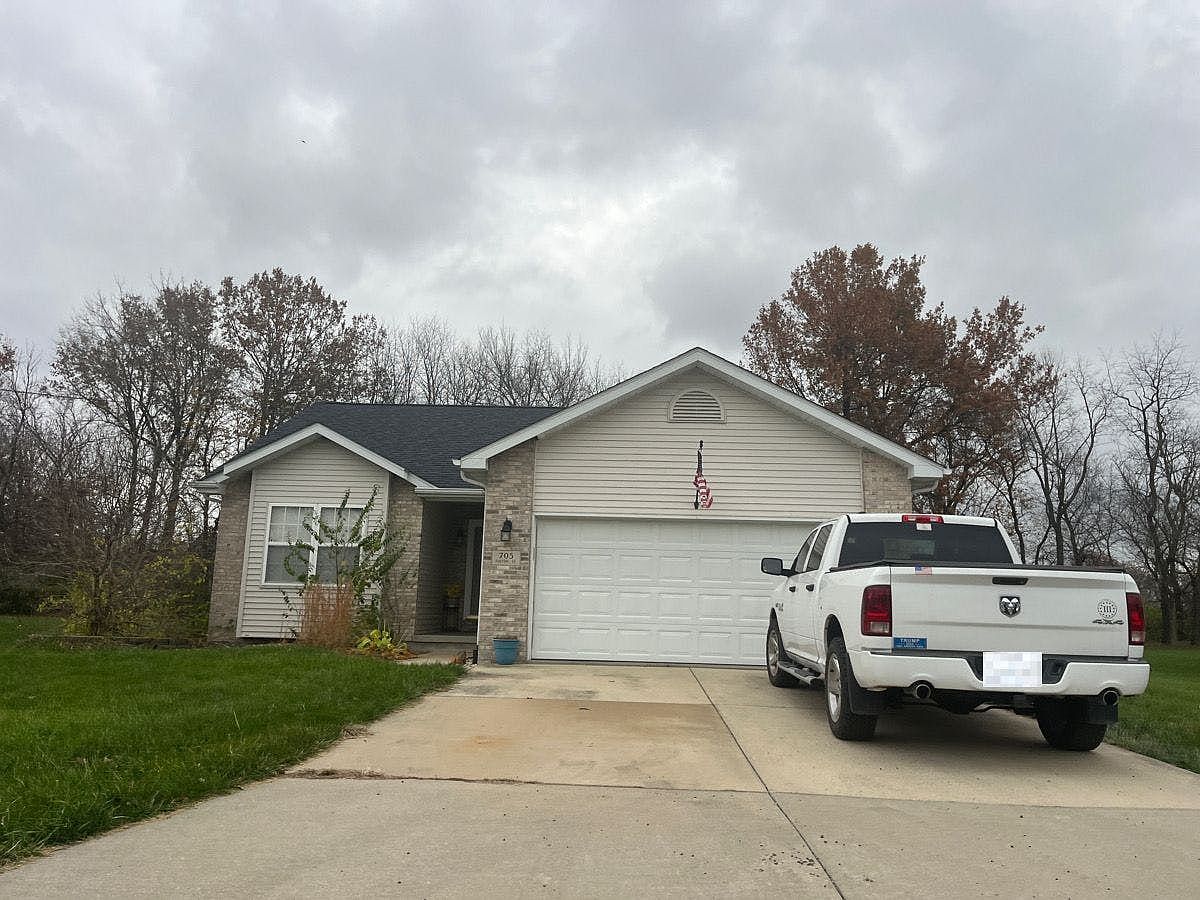 705 N Fulton St, Gillespie, IL 62033 | Zillow