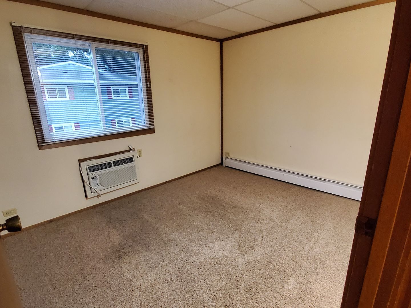 1810 Neupert Ave APT G, Schofield, WI 54476 | Zillow
