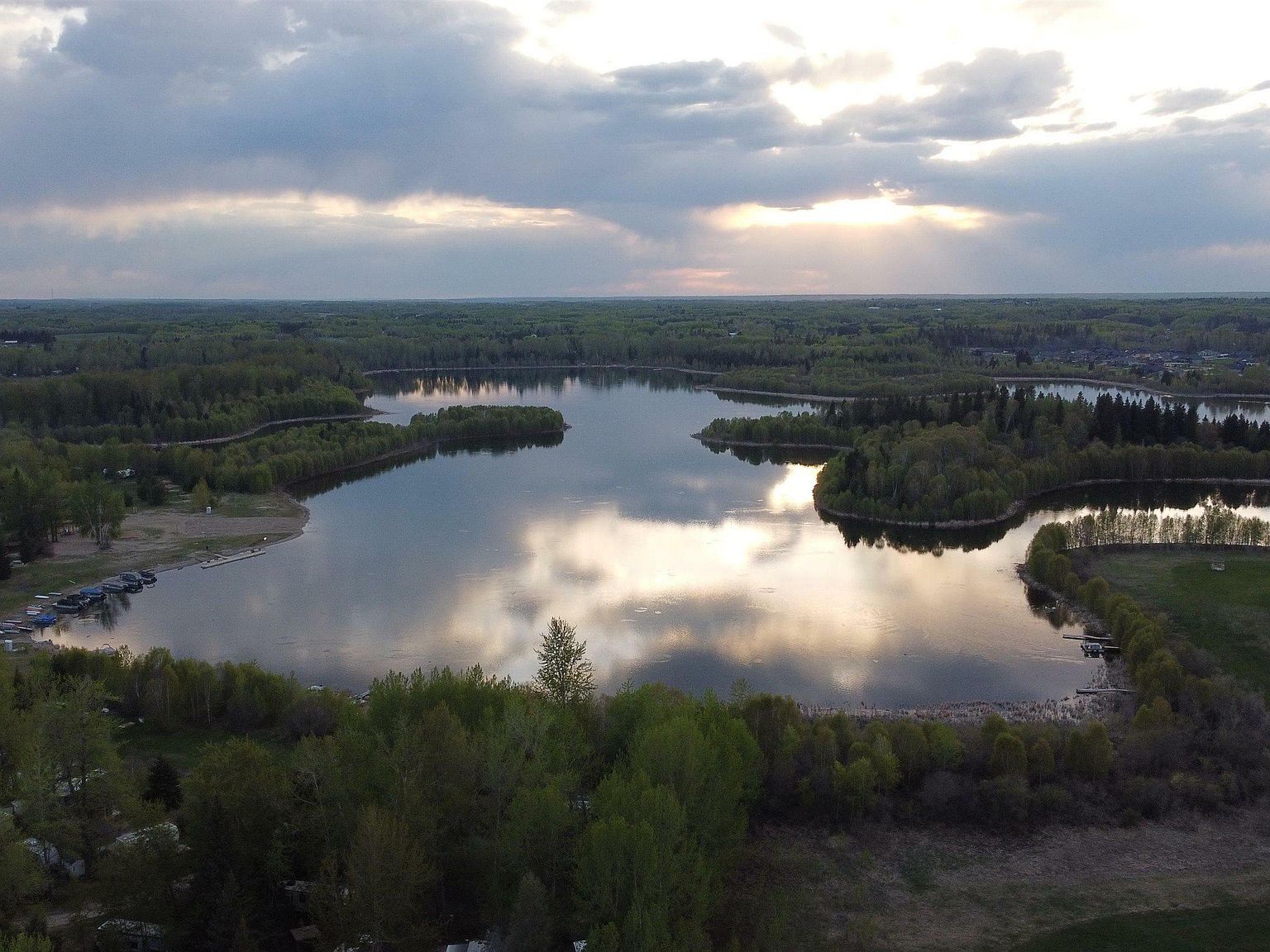 602 Lakeside Dr, Spring Lake, AB T7Z 2V5 | MLS #E4435320 | Zillow